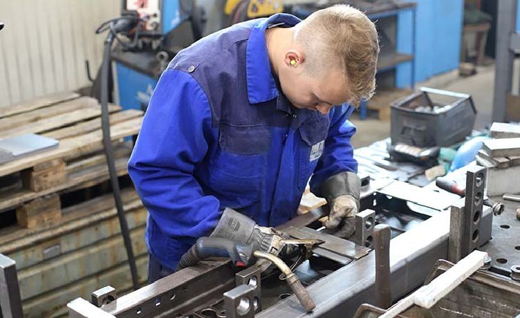 Ausbildung als Fachkraft für Metalltechnik - Infos und freie Plätze