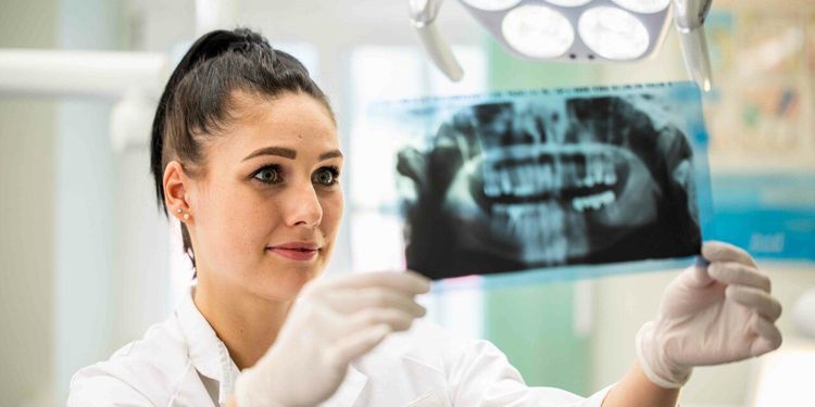Ausbildung Zahnmedizinische Fachangestellte / Zahnmedizinischer ... Ausbildung Zahnmedizinische Fachangestellte / Zahnmedizinischer ...